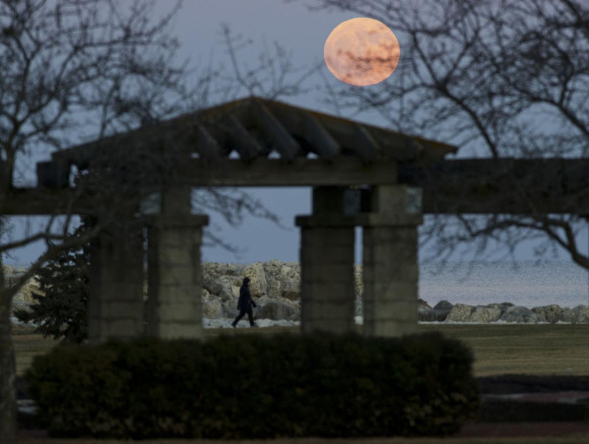 Kenosha News collects 12 awards in Wisconsin Newspaper Association ...