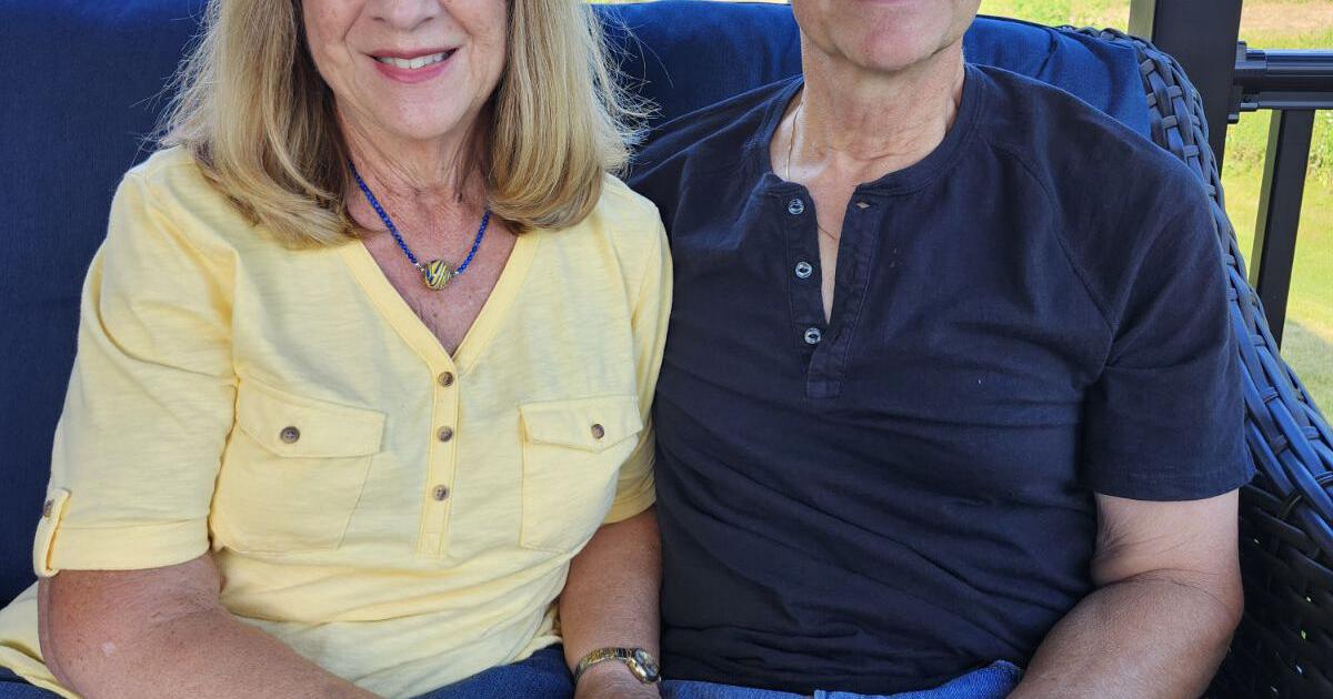 William and Diana Kreuser of Kenosha to mark 50th wedding anniversary