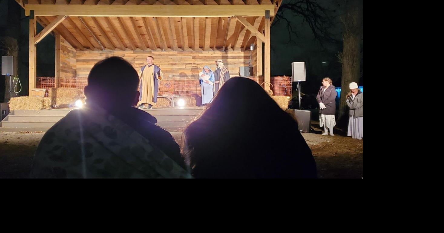 Hundreds attend Kenosha church's inaugural live Nativity reenactments ...