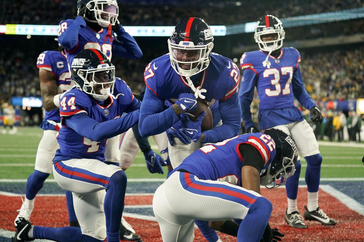 Packers: Playing bad ball in the clutch