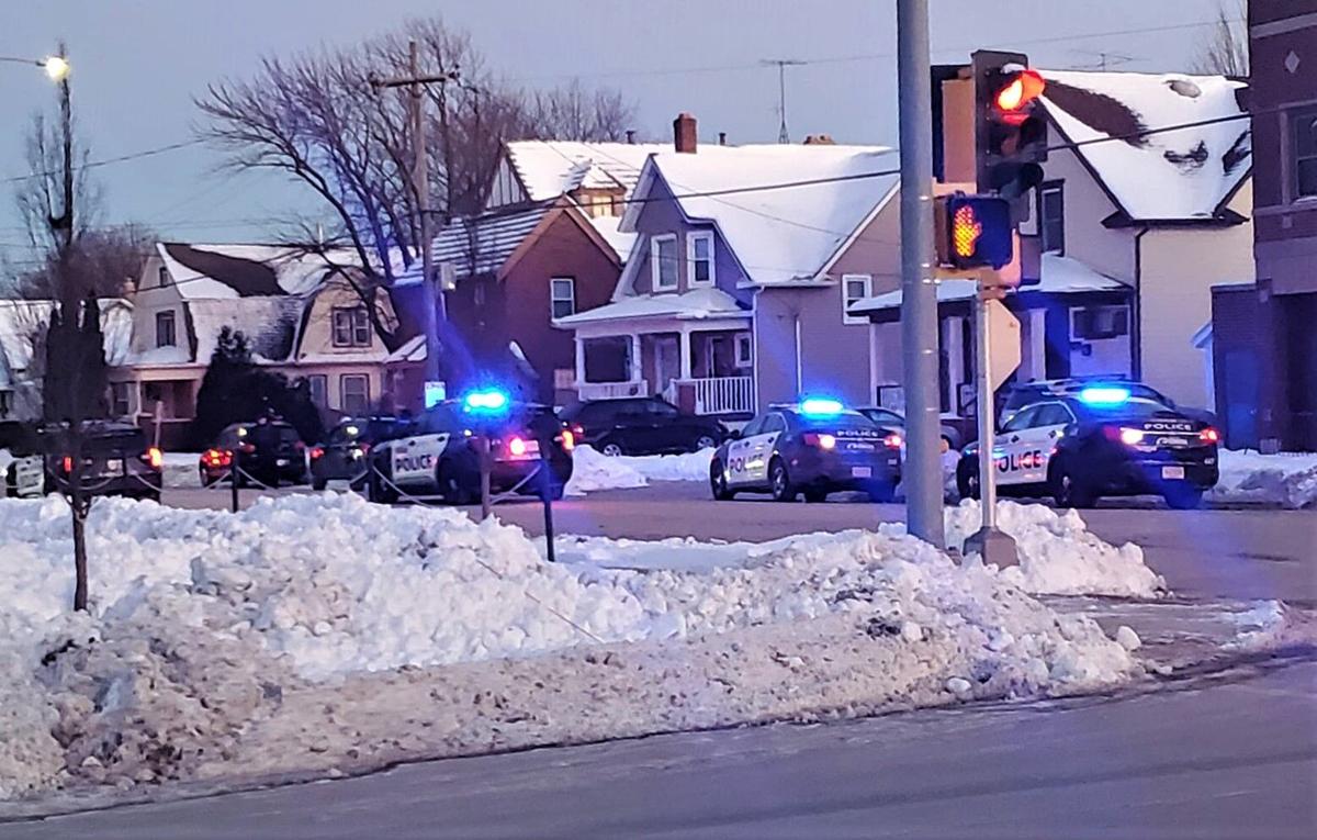 Kenosha police deploy Taser after man flees traffic stop; officer ...