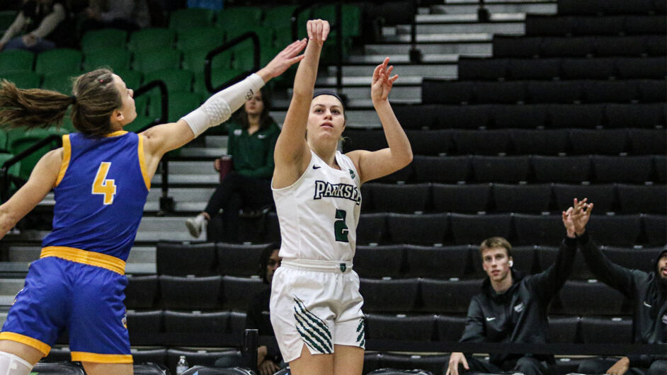 Nelson hits 2,000th career point mark in a rout for UW-Parkside
