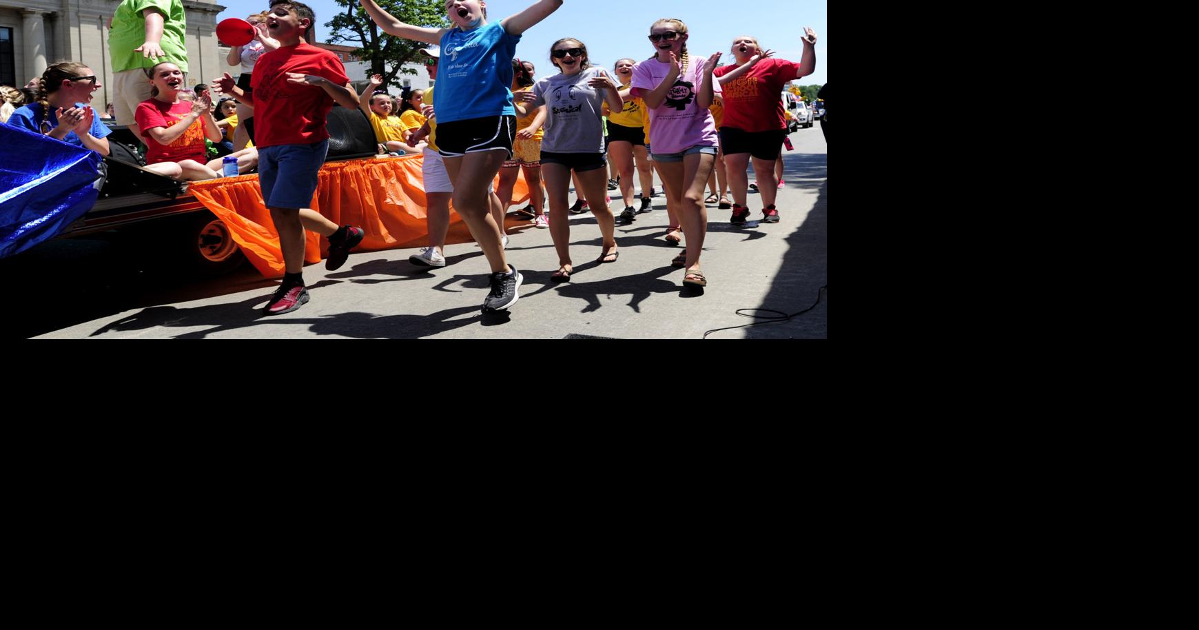 Annual civic veterans parade dazzles crowd