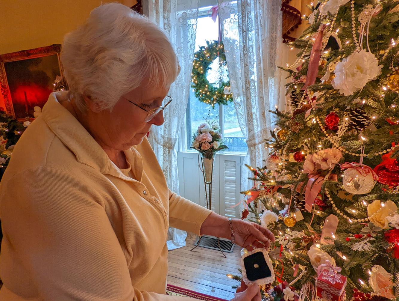 IN PHOTOS: The 2022 Durkee Mansion Holiday Decorations
