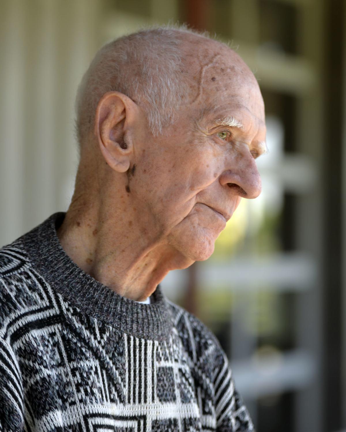 91-year-old Kenosha man fulfills childhood dream skydiving | Local News ...