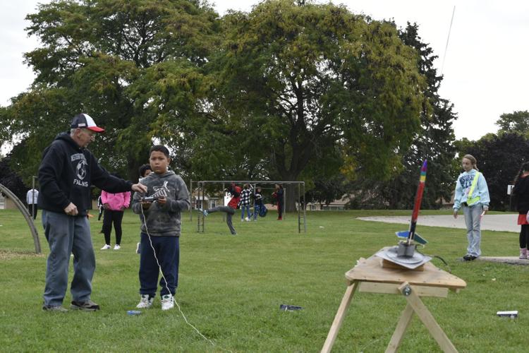 Elementary fifth-graders launches rockets in Kenosha Friday