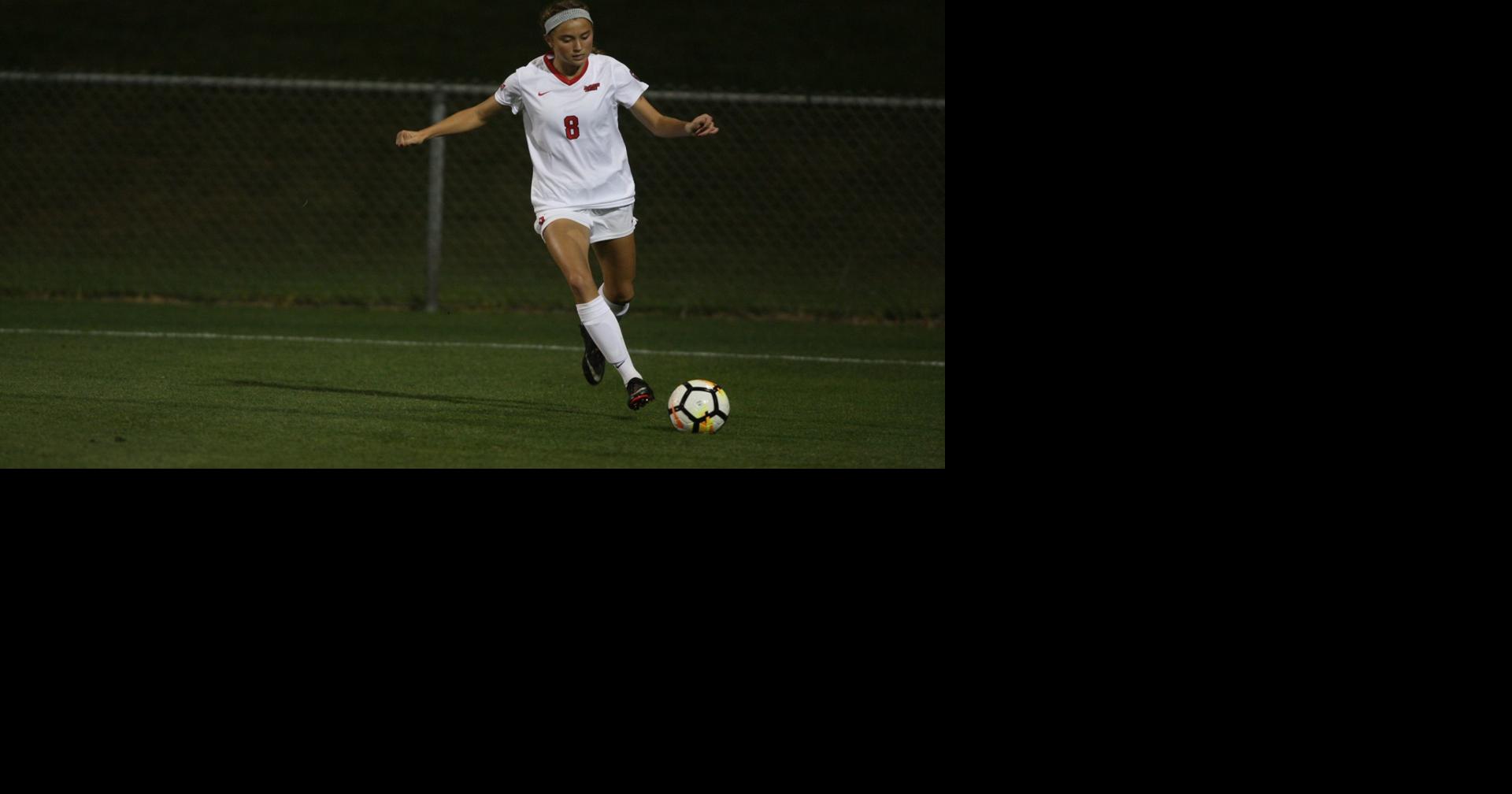 On Campus: Del Fava nets spot on All-MVC first team