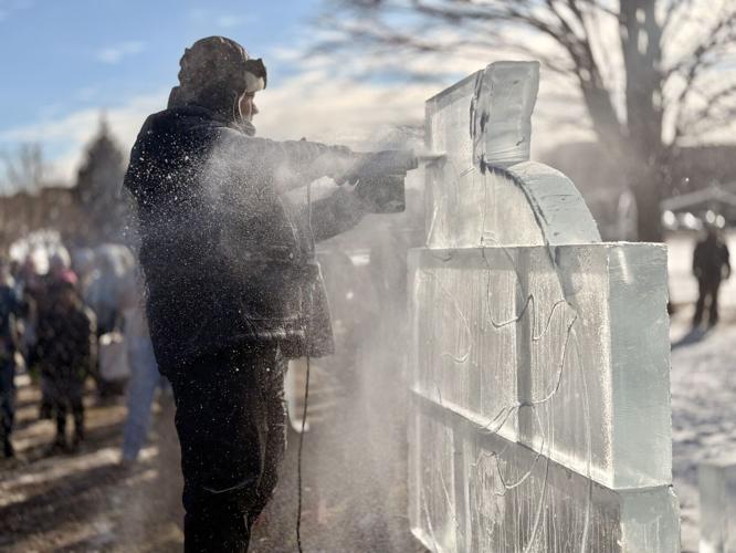 Crowds pack Kenosha for ice sculpting, Snow Daze Festival