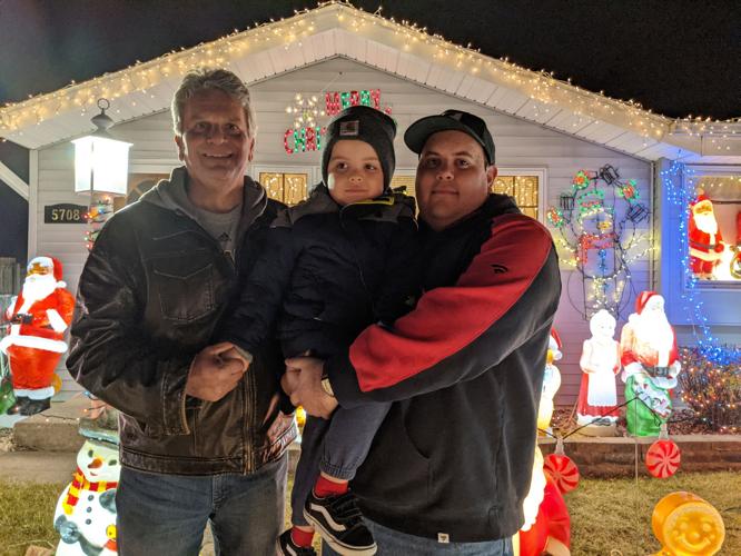 Kenosha yards show off that special holiday glow
