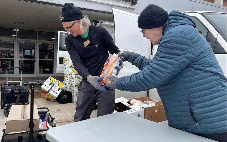 Gateway, Grace Welcome Center hold food pantry at Kenosha Gateway campus