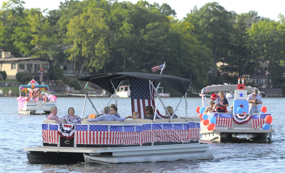 Paddock Lake Boat Parade returns | Local News | kenoshanews.com