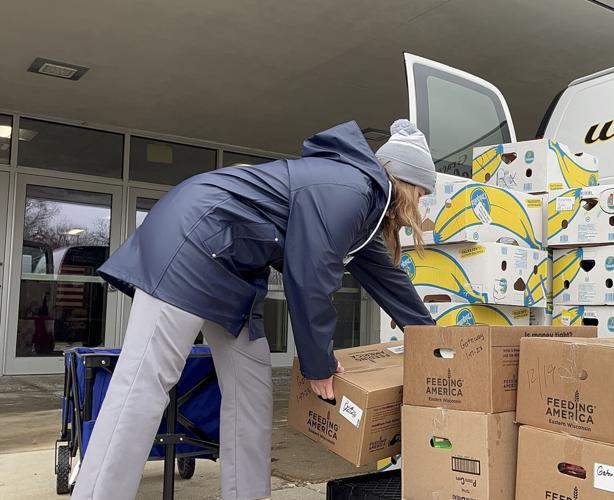 Gateway, Grace Welcome Center hold food pantry at Kenosha Gateway campus