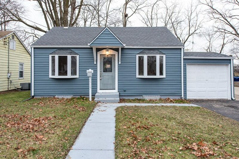 2 Bedroom Home in Waukegan - $189,000