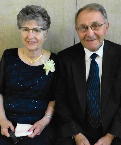 Paula and Wayne Thomas of Kenosha to mark 65th wedding anniversary