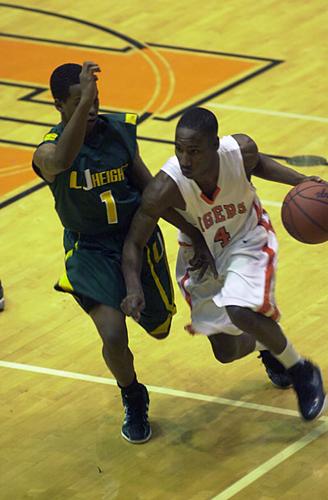 Hopkinsville guard signs college letter with Mid-Continent | Sports ...