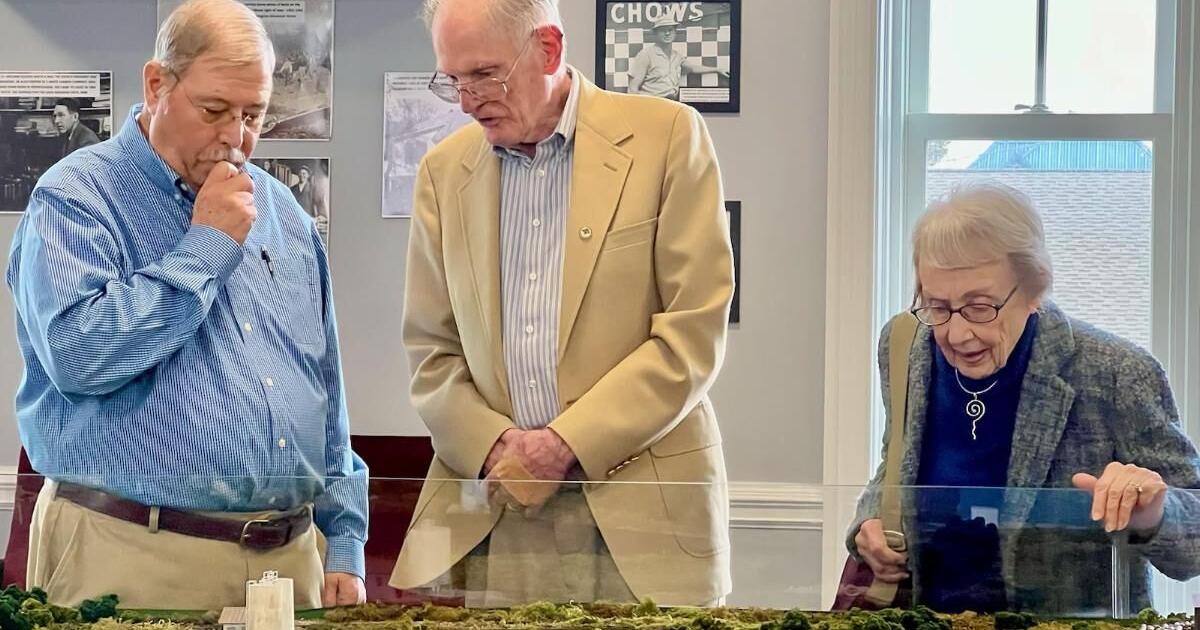 New museum exhibits draw crowd | Cadiz Record | Kentucky New Era