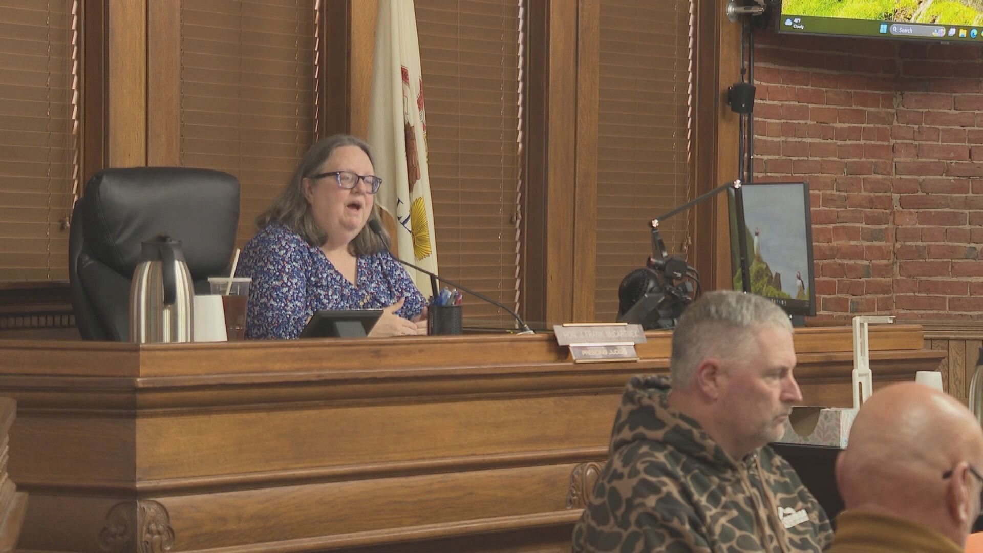Illinois county in financial crisis considers raises for certain ...