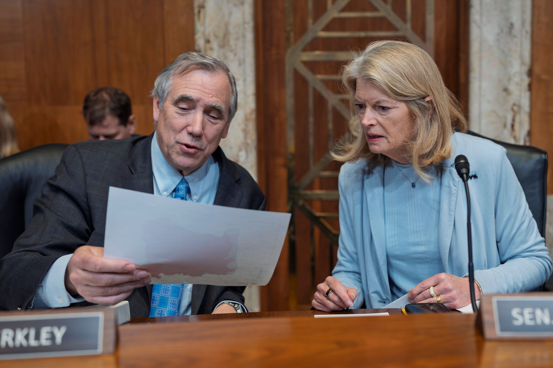 Republican resistance to Iran war grows in the Senate as Murkowski ...