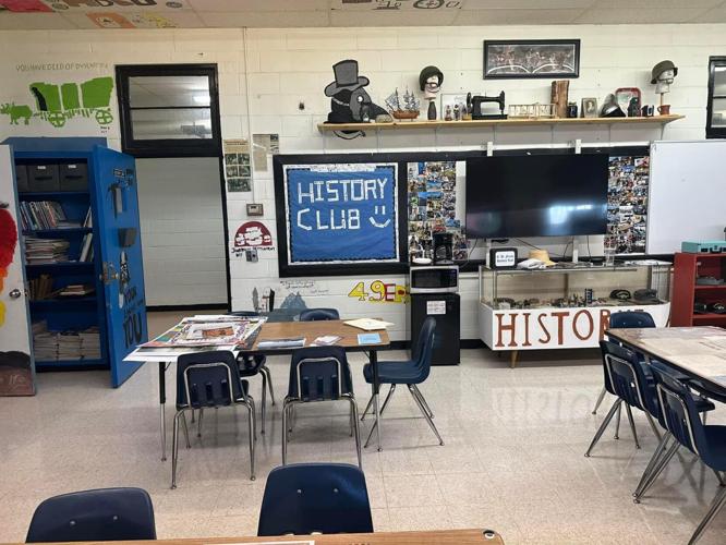 Passion for the past: La Grange middle school teacher's history lab ...