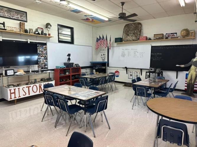 Passion for the past: La Grange middle school teacher's history lab ...