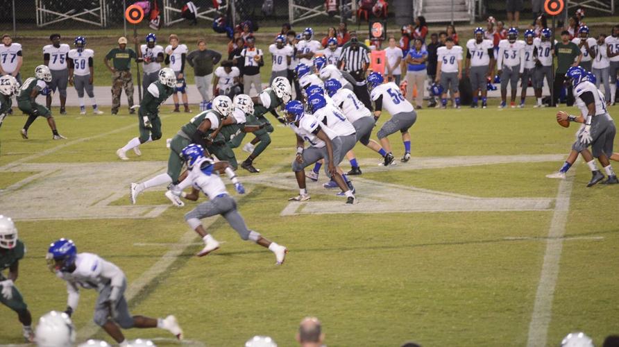 High School football kicks off | Sports | kinston.com