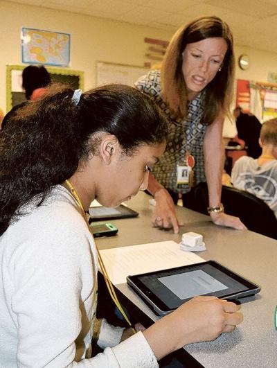 Early College High School students receive iPads | Local News | kinston.com