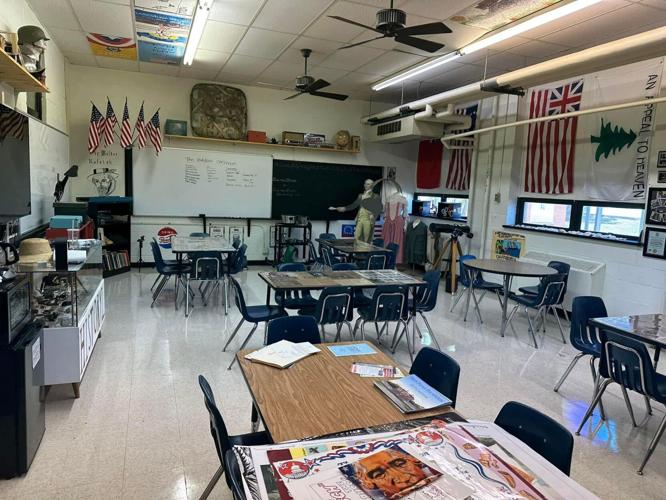 Passion for the past: La Grange middle school teacher's history lab ...