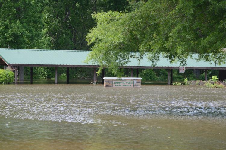 Neuse River levels cause flooding | Local News | kinston.com