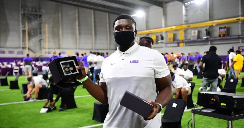 LSU Tigers “sized up” with championship rings [PICTURES] | Sports ...