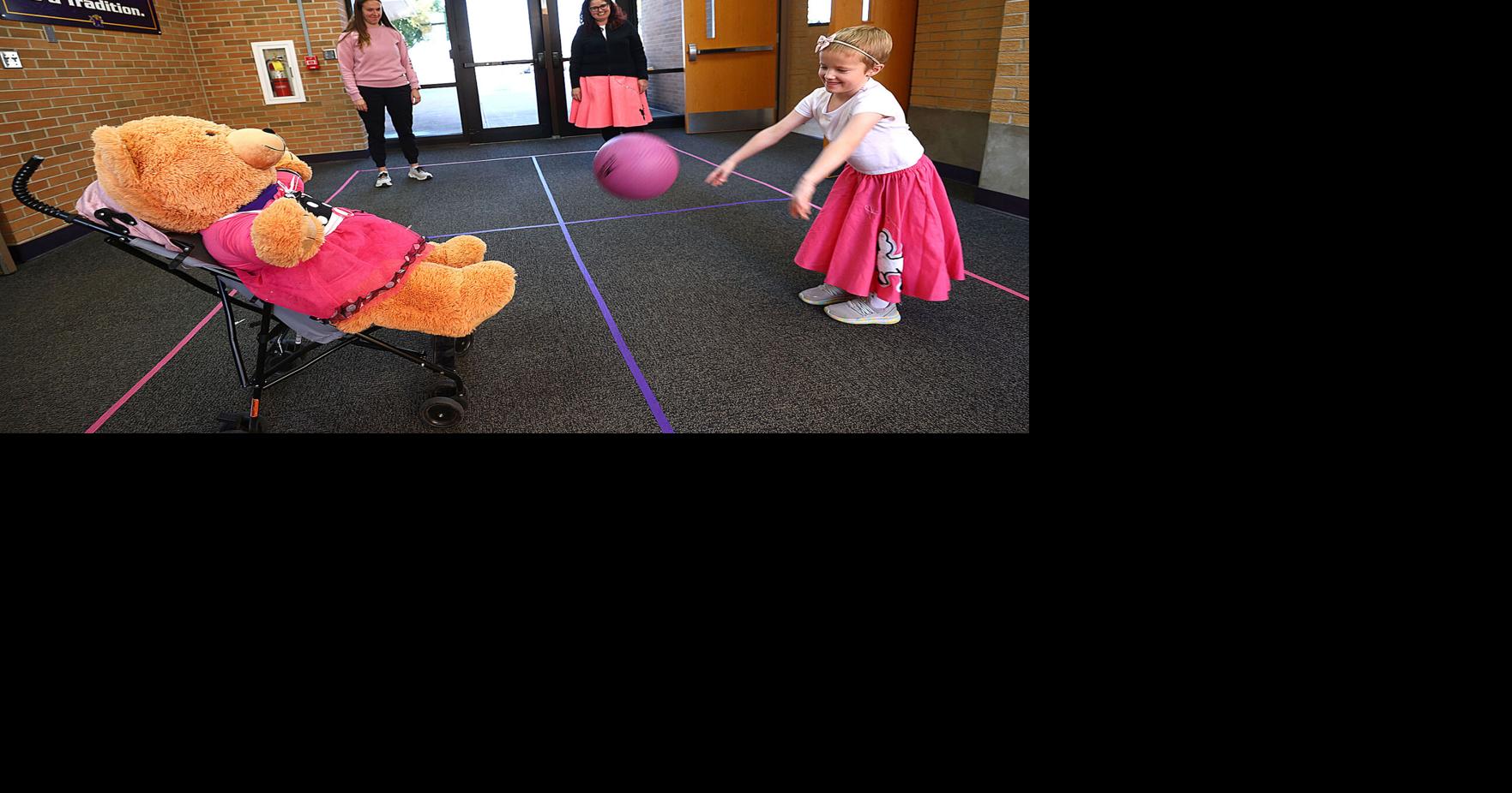 PHOTOS: Bear in a Chair - Maylee goes to school | News | kokomotribune.com