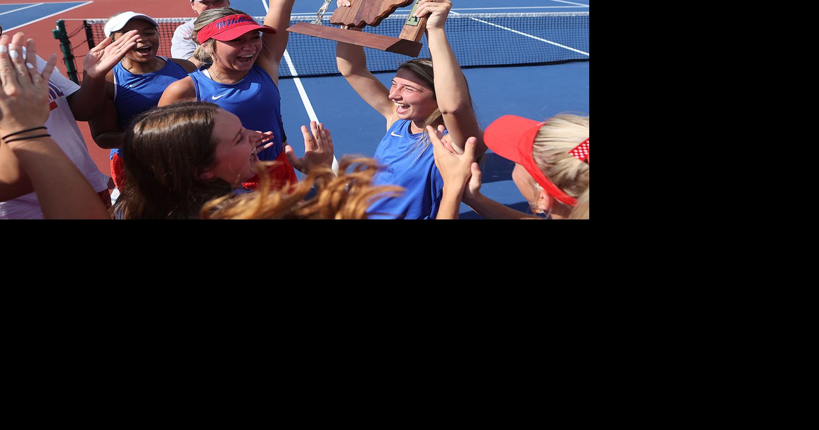 PHOTOS: KHS wins tennis sectional | Sports | kokomotribune.com