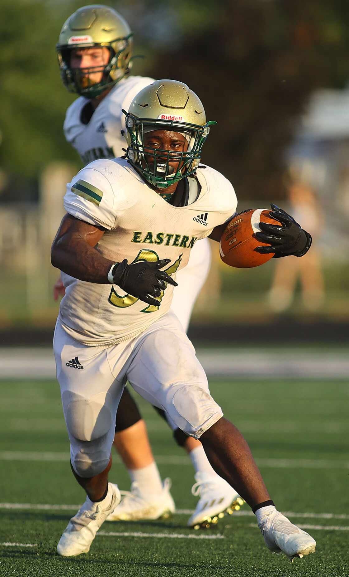 FOOTBALL: Comets bury Titans with dominant 1st half | Sports ...