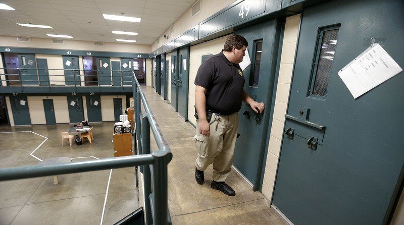 Improved economy creates prison staffing crisis for Kansas | Nation ...