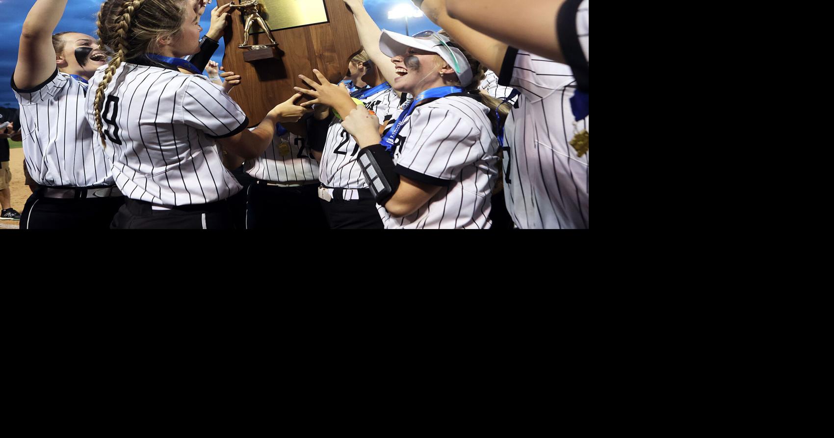 PHOTOS: Western softball wins state | Sports | kokomotribune.com