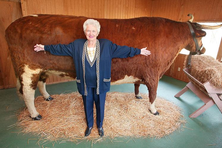 Phyllis Talbert, the woman in the iconic Old Ben photo, dies | News ...