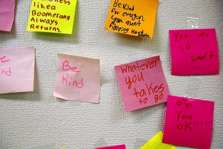 Pettit Park students spread kindness with positive Post-it notes | News ...