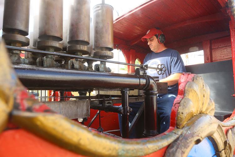 The Calliope Kings: Two Peru natives keep circus tradition alive ...