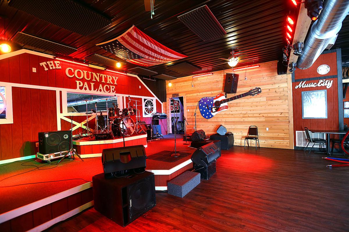 New country-themed bar, pizza place opens in Kokomo | News ...