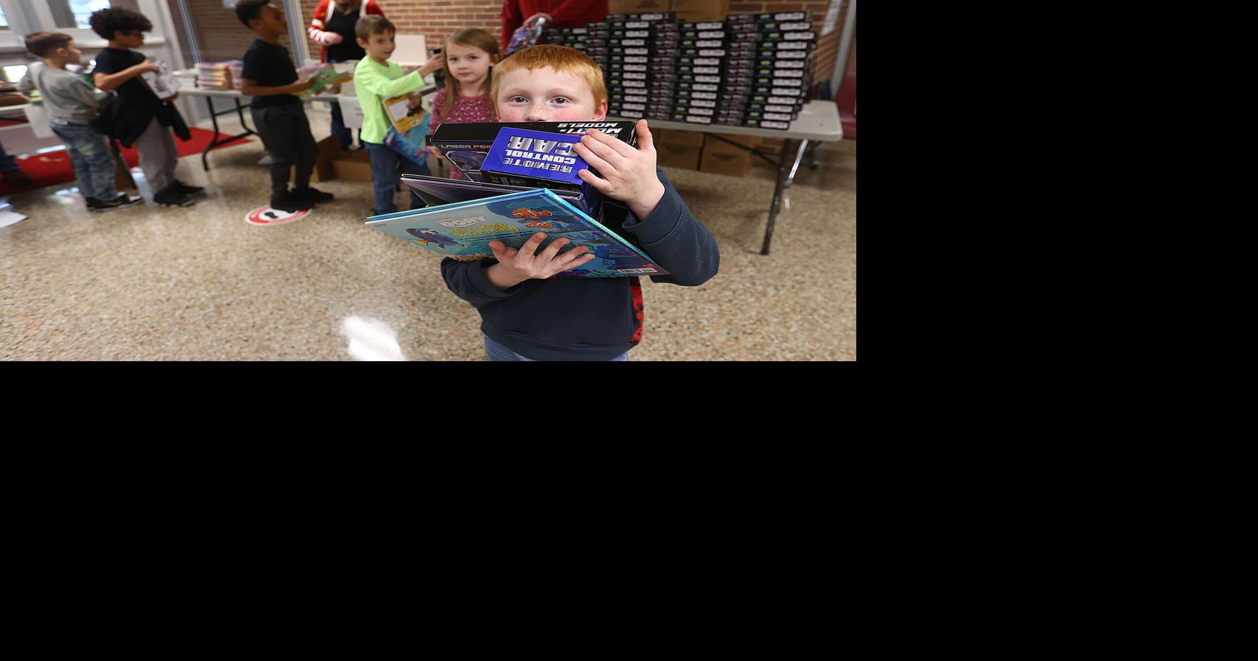 Toy Giveaway at Taylor Elementary School | News | kokomotribune.com