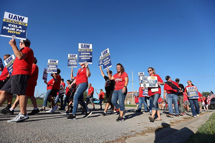PHOTOS: UAW Red Shirt Rally Practice Picket event | News ...