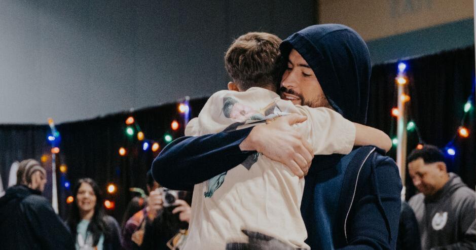 Bad Bunny continúa la "Bonita Tradición" con su fundación "Good Bunny ...