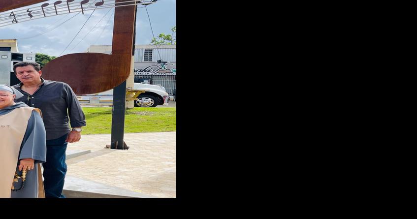 Develan monumento en honor al cuatrista Tomás “Maso” Rivera ...