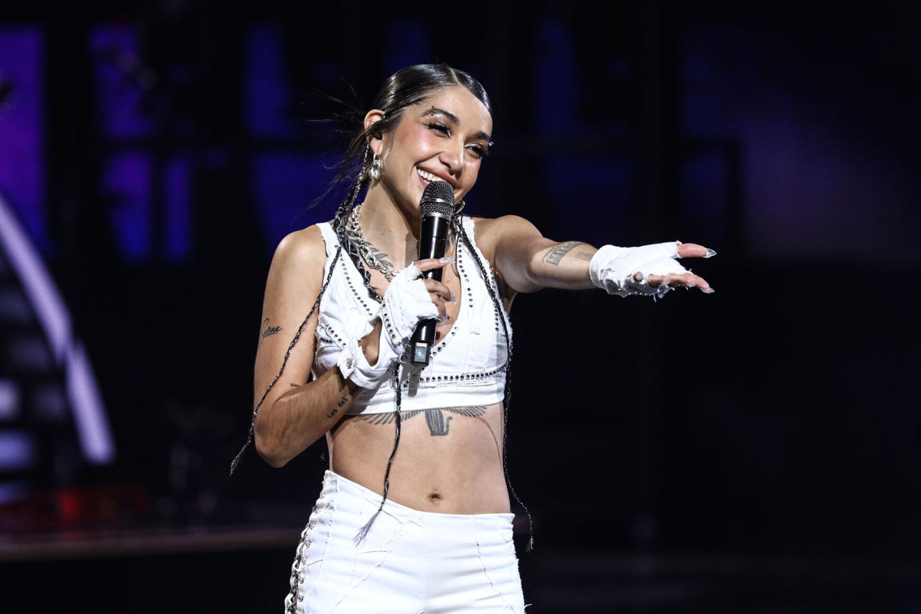 María Becerra se lleva dos gaviotas en el Festival de Viña del Mar | Eventos | kq105.com