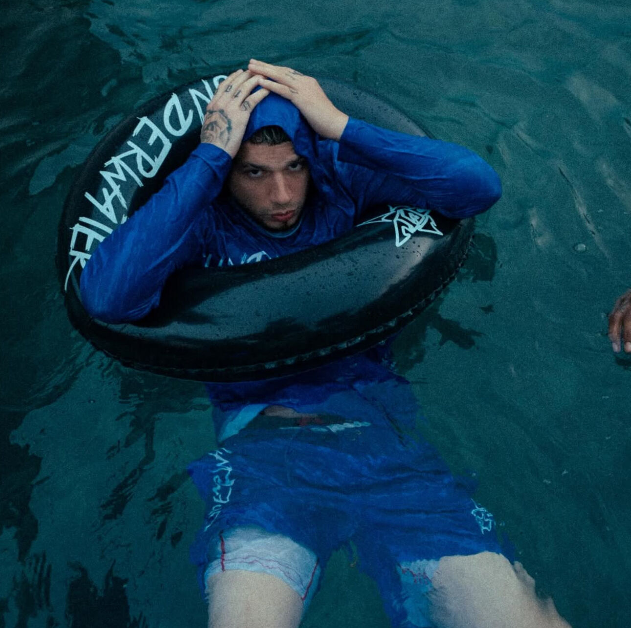 Dei V lanza su primer álbum "Underwater" | Entretenimiento | kq105.com