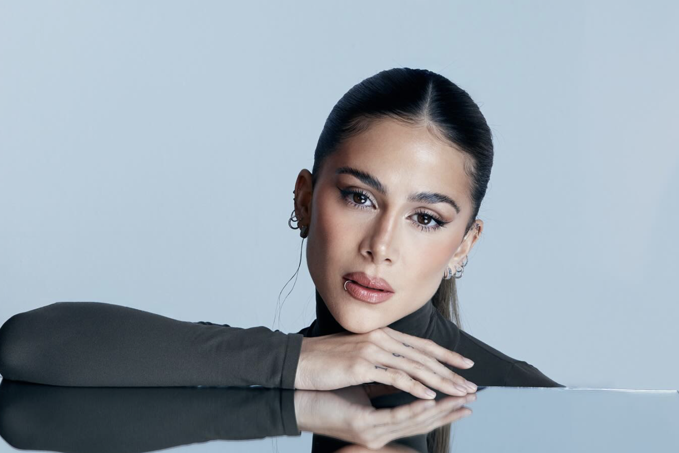 Greeicy lanza su nuevo sencillo titulado "A veces a besos ...