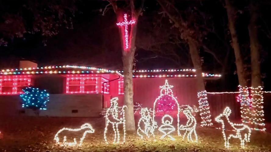 Denison names Holiday Yard of the Year | Features | kten.com