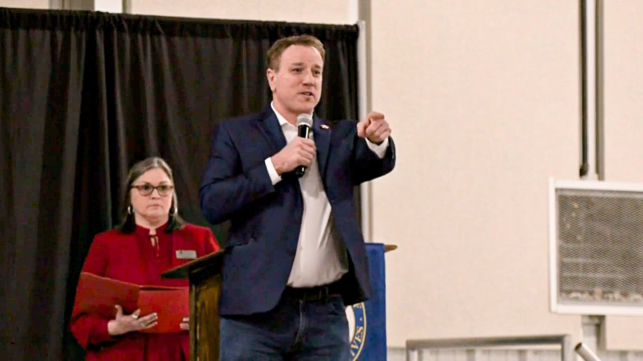 Rep. Pat Fallon hosts a DOGE town hall | Texas Headlines | kten.com