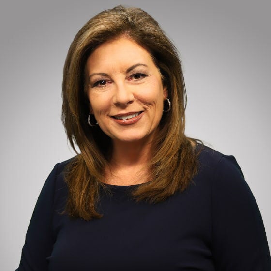Lisanne Anderson | Meet the Team | kten.com