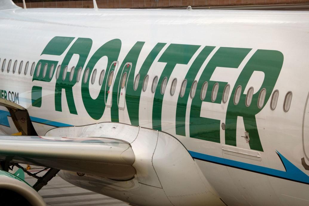 Frontier passenger chokes off-duty flight attendant after trying to ...
