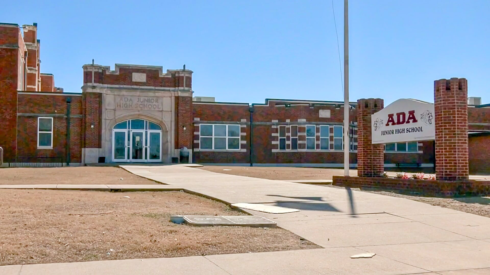 Ada Junior High staffer under investigation | Oklahoma Headlines | kten.com